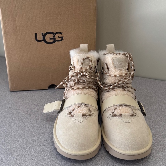 UGG | Shoes | Womens Dune Mini Shearling | Poshmark